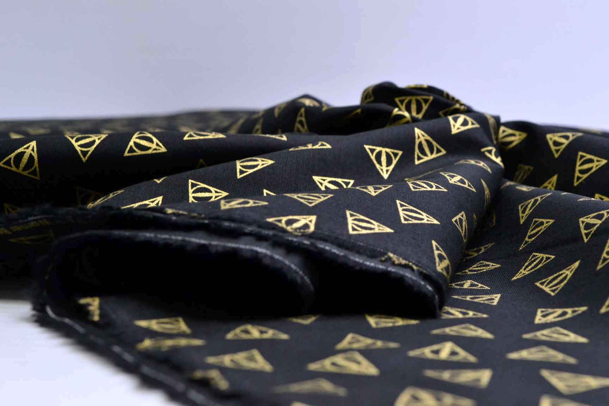Deathly Hallows Wizarding World gold, Camelot